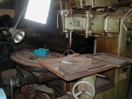 Usato Fresatrice copiativa e macchina per incisione, Deckel - KF 12 N ...