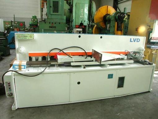 Gebruikte Hydraulische Plaatscharen & Guillotinescharen, LVD - HSL 30/6 ...