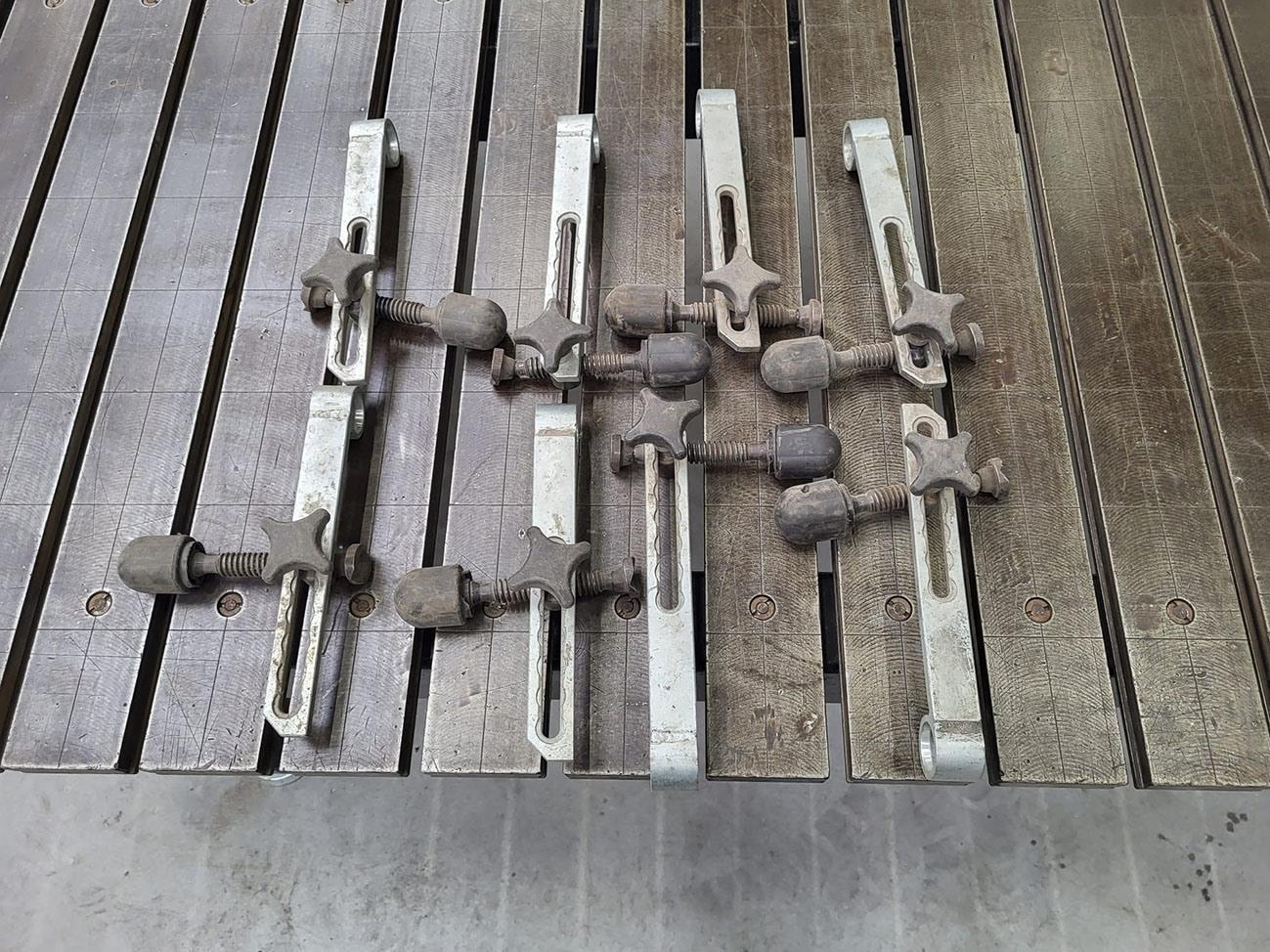 Gebruikte Lastafels & Vloerplaten & T-Gleufplaten & Vlakke platen ...