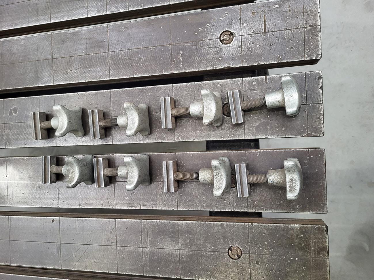 Gebruikte Lastafels & Vloerplaten & T-Gleufplaten & Vlakke platen ...