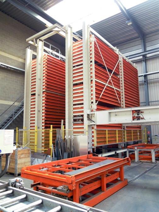 Used Storage & retrievel systems / Containers, ZM - Profile stacking ...