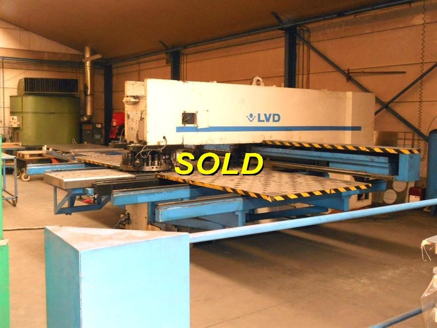 Revolver-Stempel maschinen, LVD - Delta LB 1500 TK CNC N° 6411