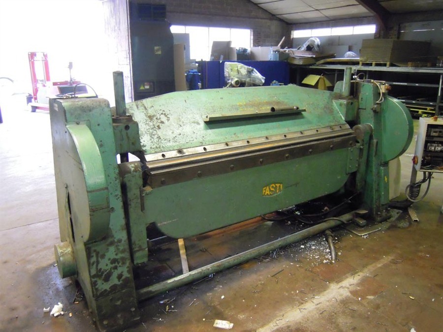 D'Occasion Machines a plier oscillantes hydrauliques, plieuse fer plat ...