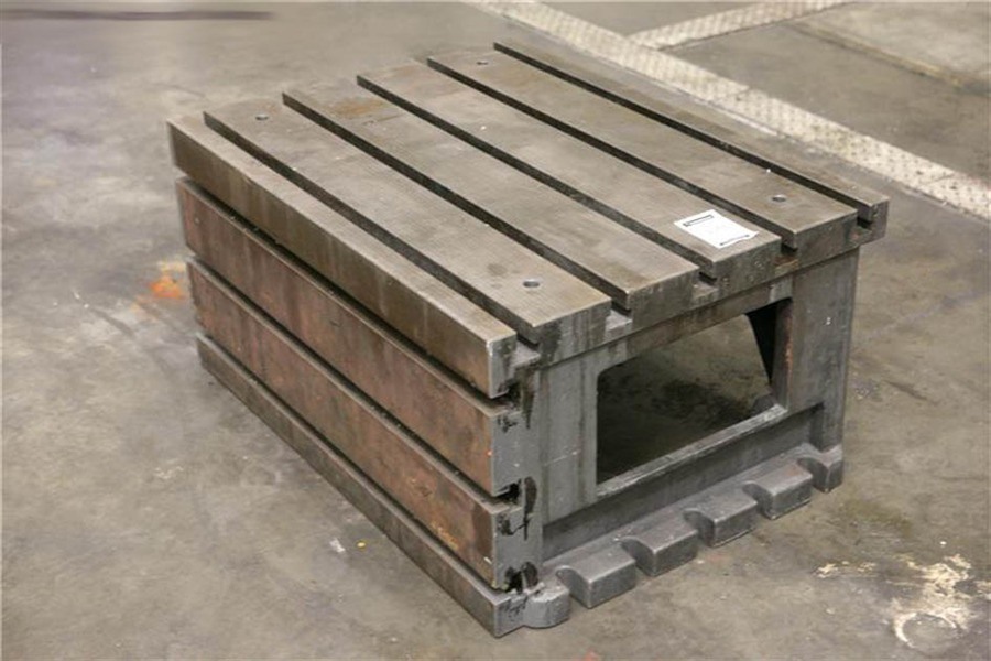 Used Cubic- & angleplates or tables, Clamping table - 1000 x 620 x 850 ...
