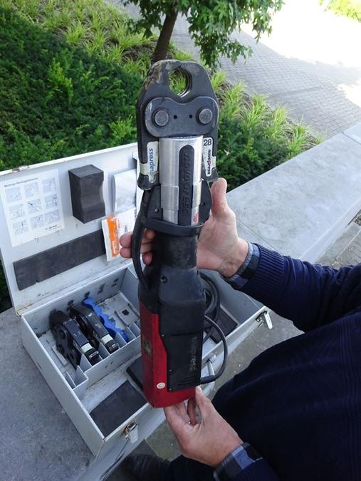 Novopress Eco 1 - tube fitting press | Laminoirs hor+vert a anneaux ...