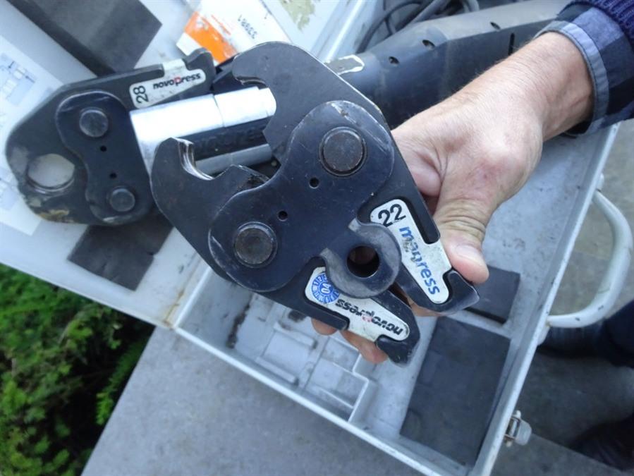 Novopress Eco 1 - tube fitting press | Laminoirs hor+vert a anneaux ...