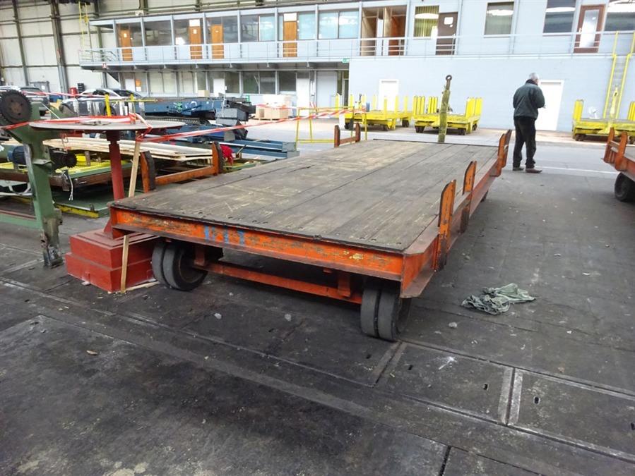 Used Vehicles (lift trucks - loading - cleaning etc), Loading trolley ...